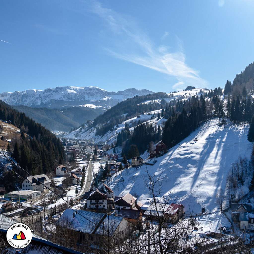 Drumeție de iarnă la Amfiteatrul Transilvania. Plaiul Bisericuței în ...